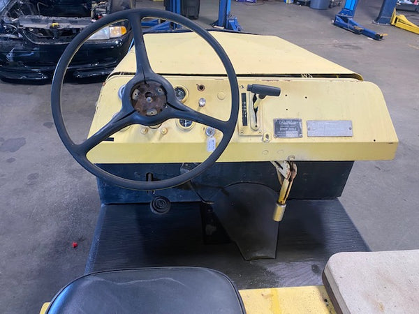 1988 United Tractor Shop Mule Tug – MOVIEMACHINES