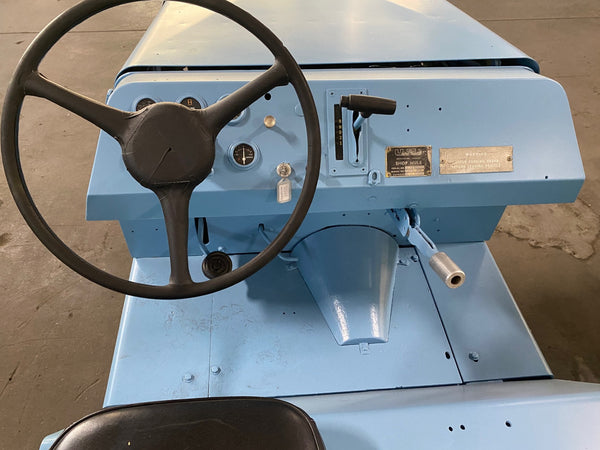 1988 United Tractor Shop Mule Tug – MOVIEMACHINES