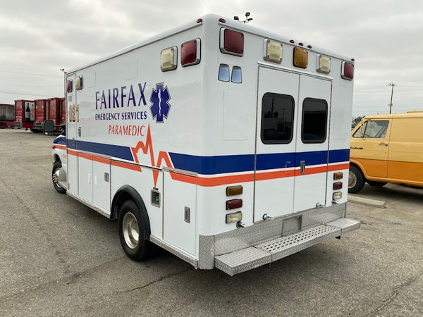 2010 Ford F450 Modular Ambulance (Double) – MOVIEMACHINES