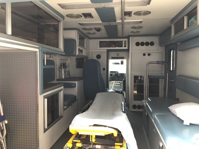 2009 Ford F450 Modular Ambulance (Double) – MOVIEMACHINES