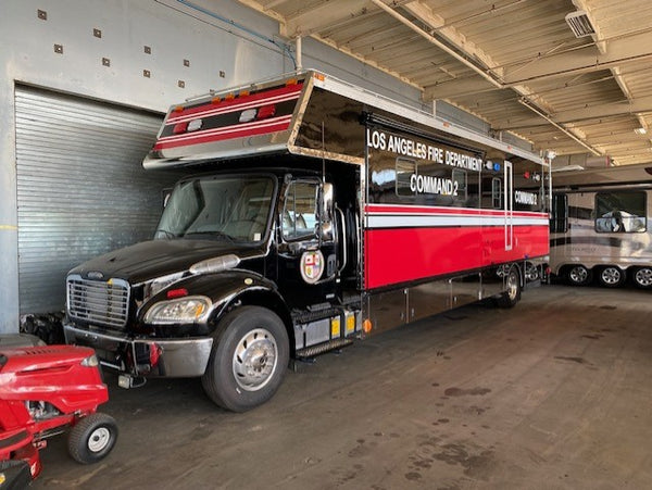 2018 Freightliner "Commander" SWAT Command Center – MOVIEMACHINES